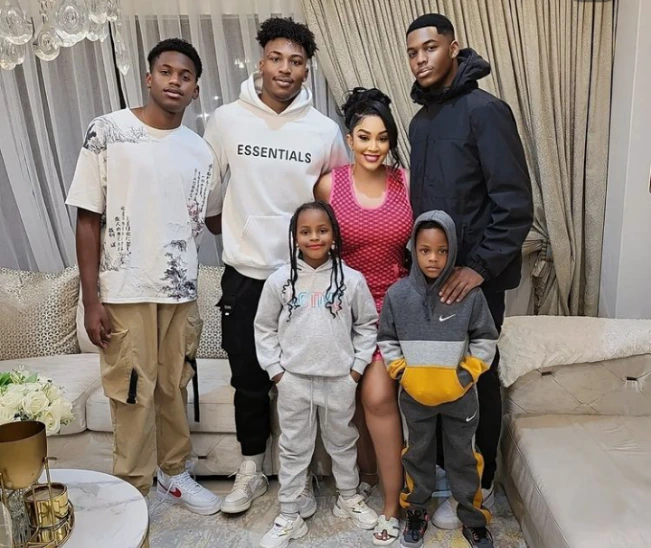 Zari Poses On Cute Photos With Her Four Sons And Daughter - Kenyans ...
