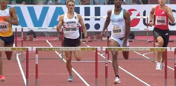 Embarrassing moment for an athlete as private part comes out while ...